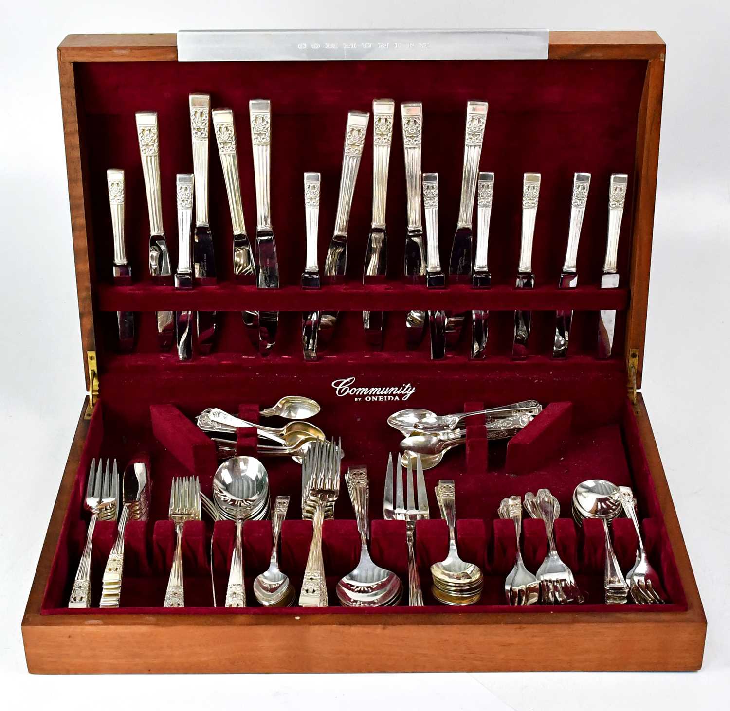 Lot 551 - A canteen of Community Plate cutlery by