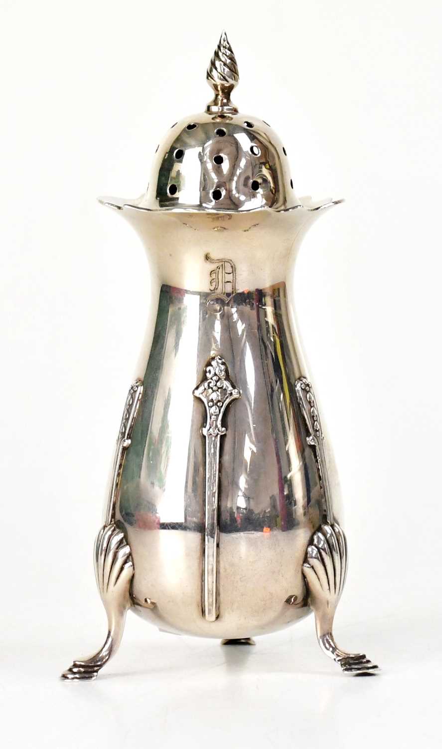 Lot 906 - WILLIAM AITKEN; an Edward VII hallmarked
