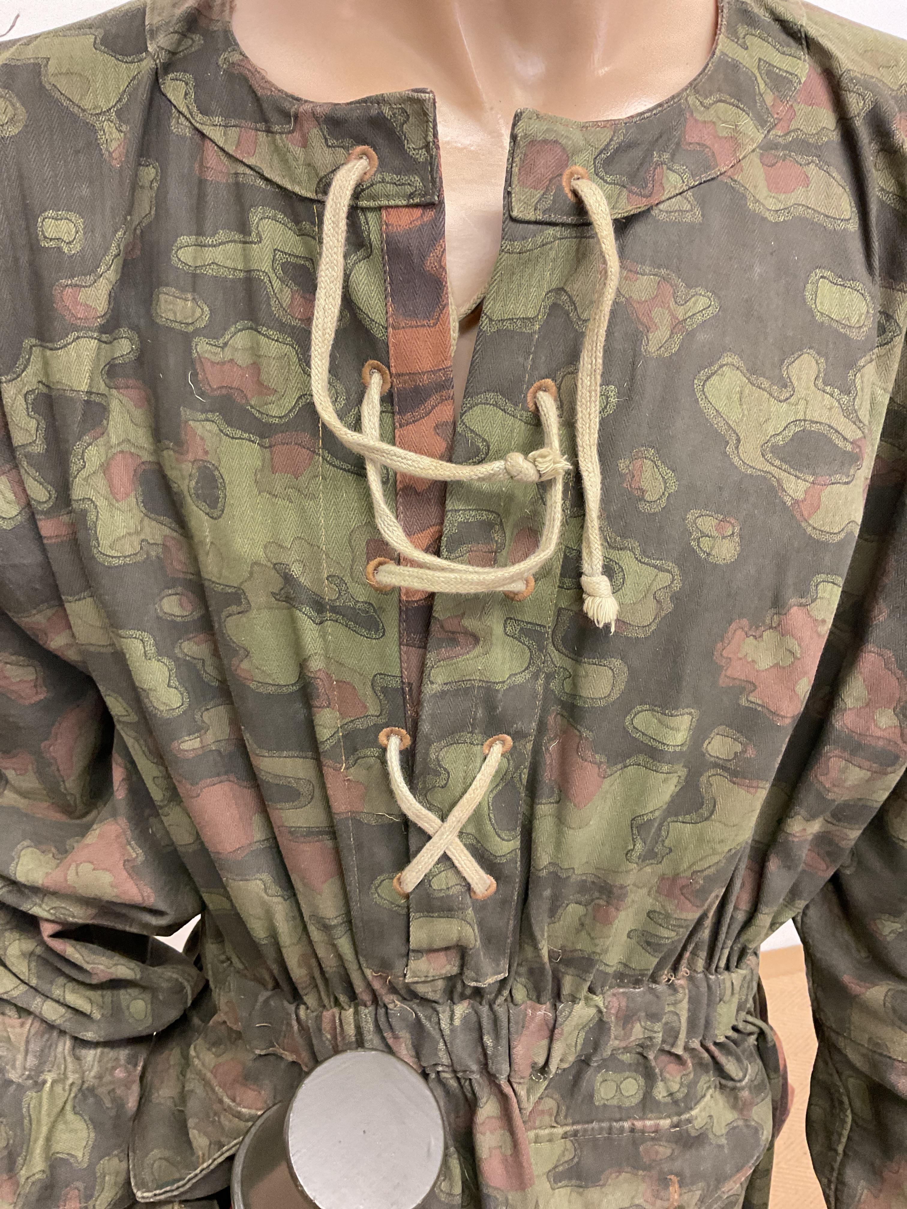Lot 41 - A German military Waffen SS oak leaf