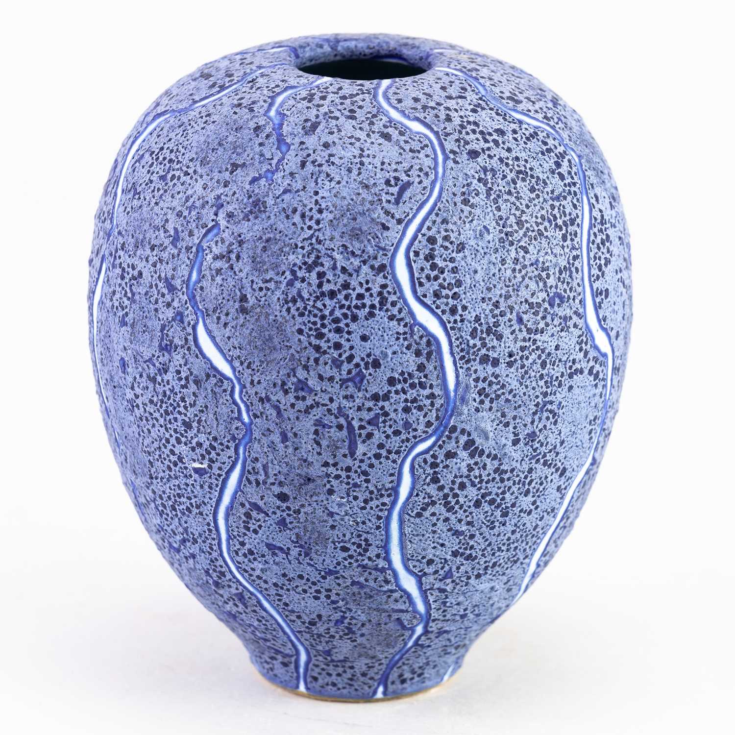 Lot 412 - PETER BEARD (born 1951); an ovoid stoneware