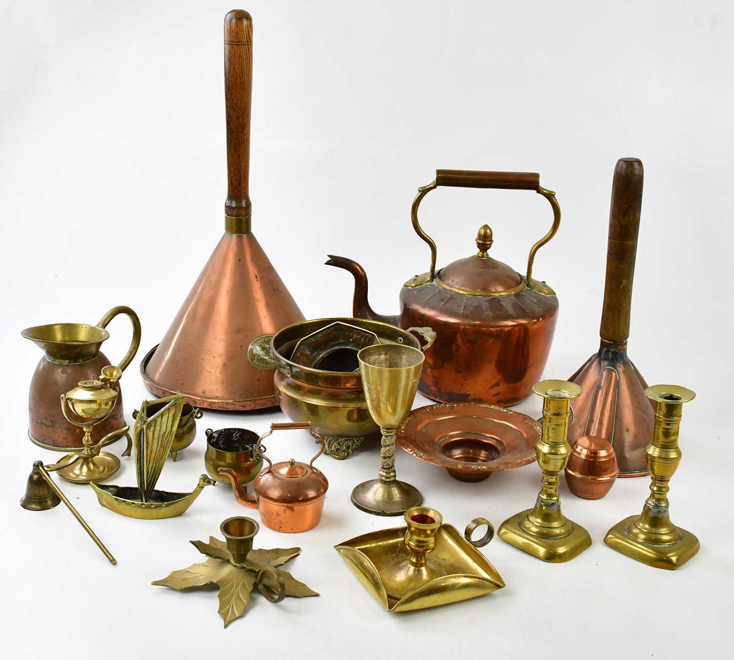 Lot 1214 - A collection of 19th century metalware