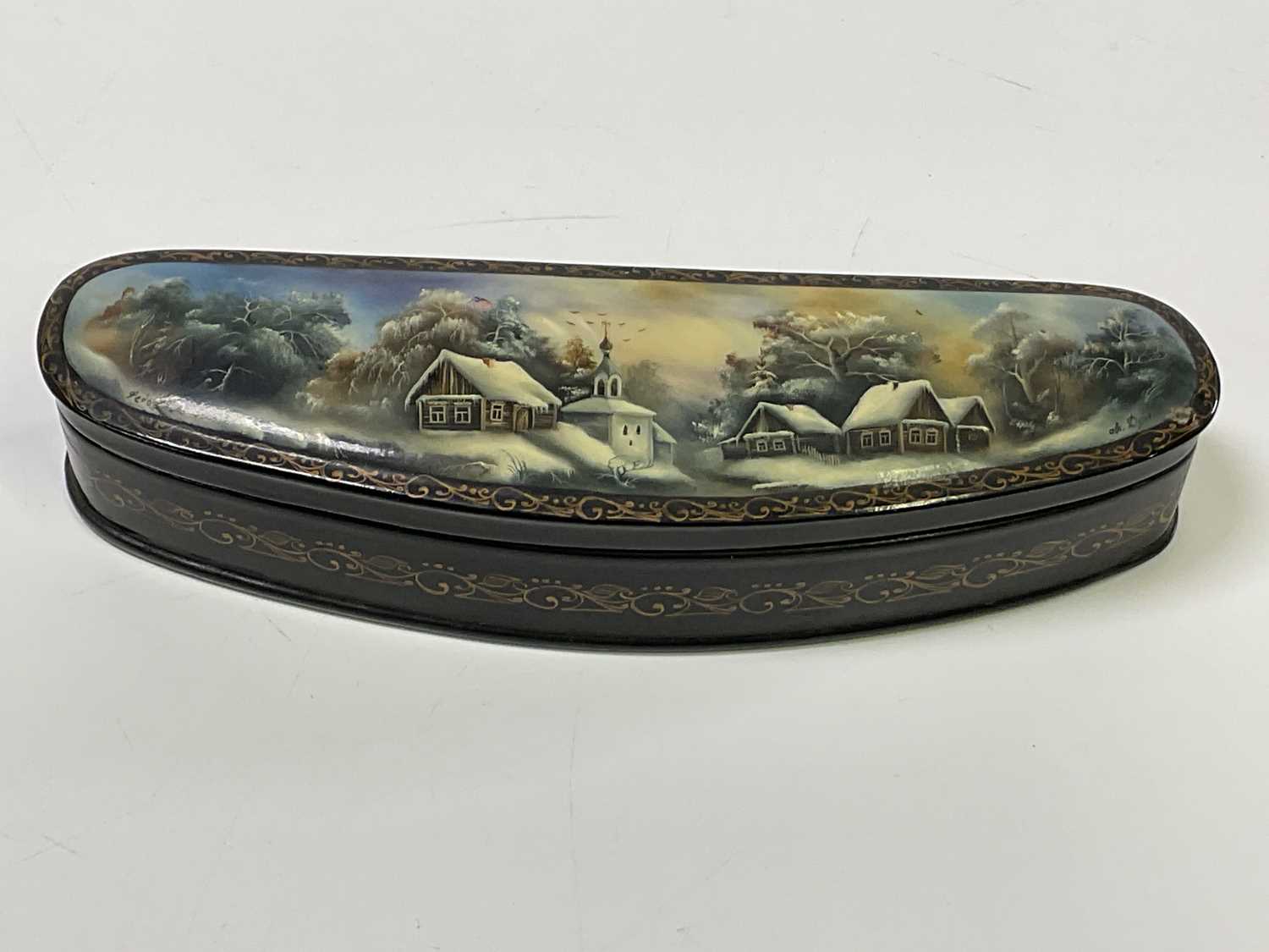Lot 41 - A Russian lacquered box featuring a