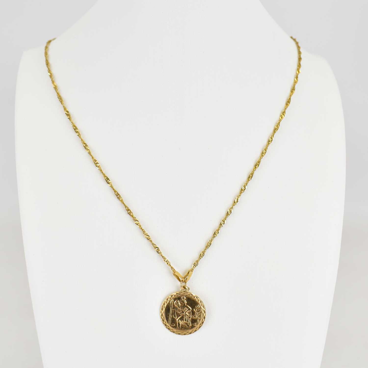 Lot 778 - A 9ct gold dainty necklace, length 60cm,